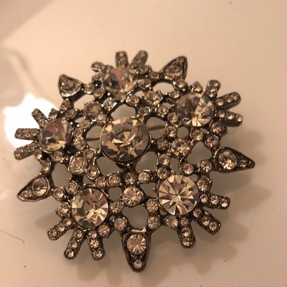 Vintage | Jewelry | Brooch White Silver Tone Stunning Rhinestone Ab ...